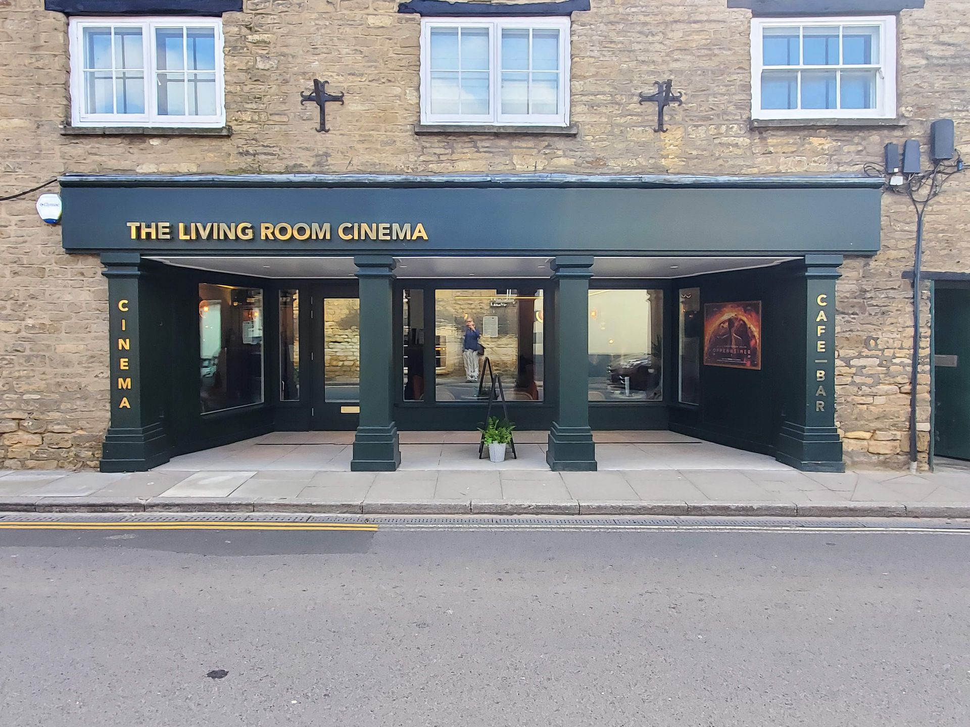 A High End Cinema That's for the Whole Community | Cinemanext SA