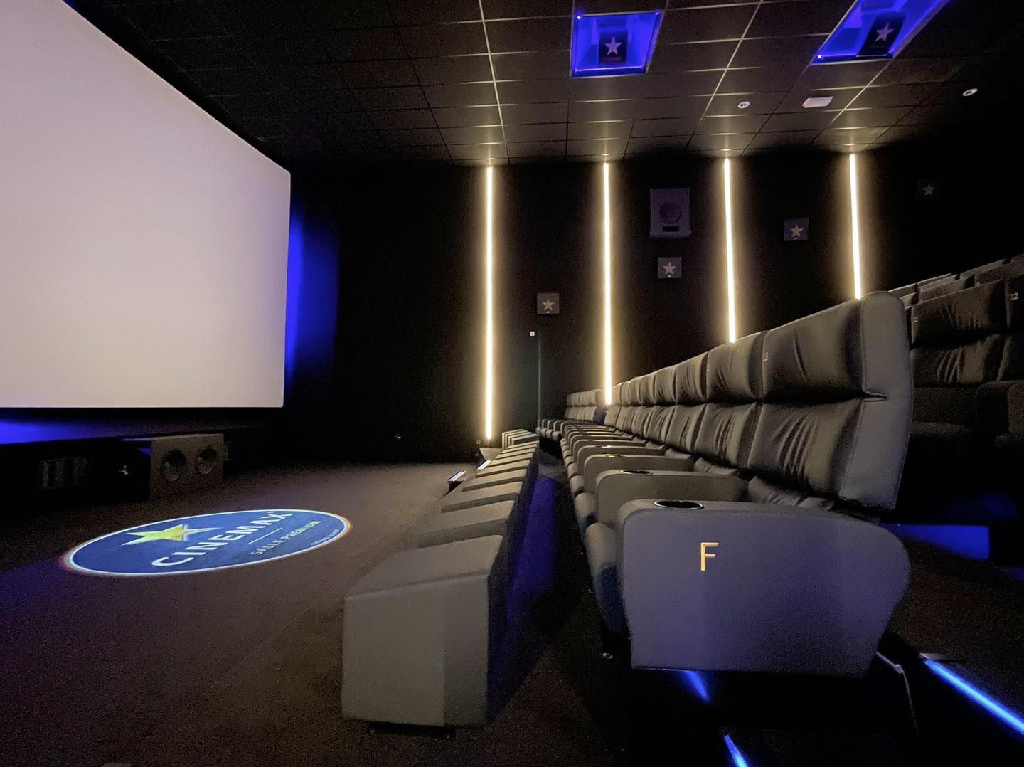 CinemaNext améliore l'expérience cinématographique au Grand Ecran de ...